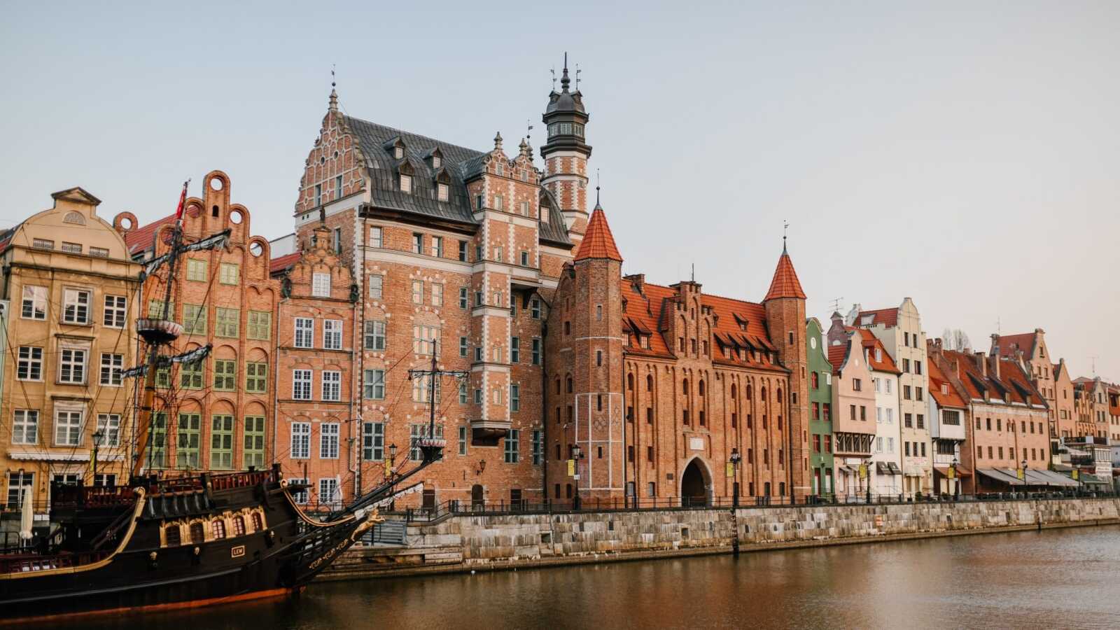 Poland Wallpapers (47 images) - WallpaperCat