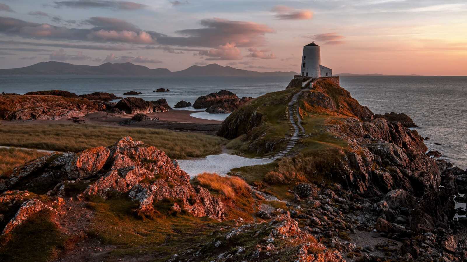 Wales Wallpapers (33 images) - WallpaperCat