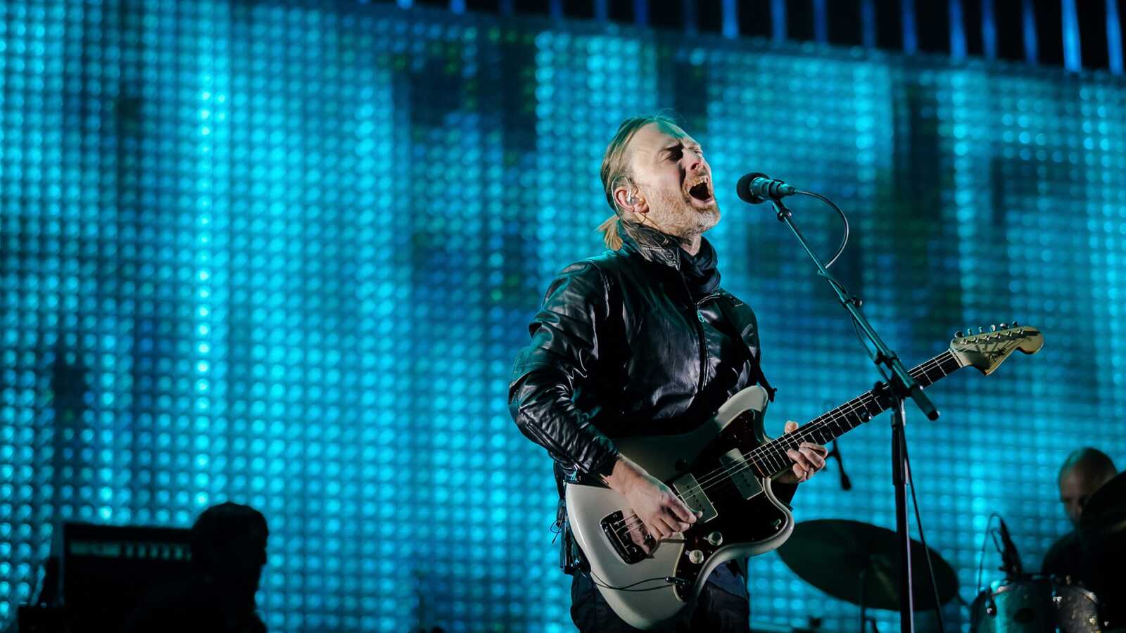 Radiohead Wallpapers (21 images) - WallpaperCat