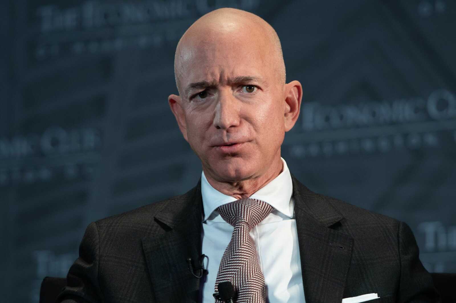 Jeff Bezos Wallpapers (36 images) - WallpaperCat