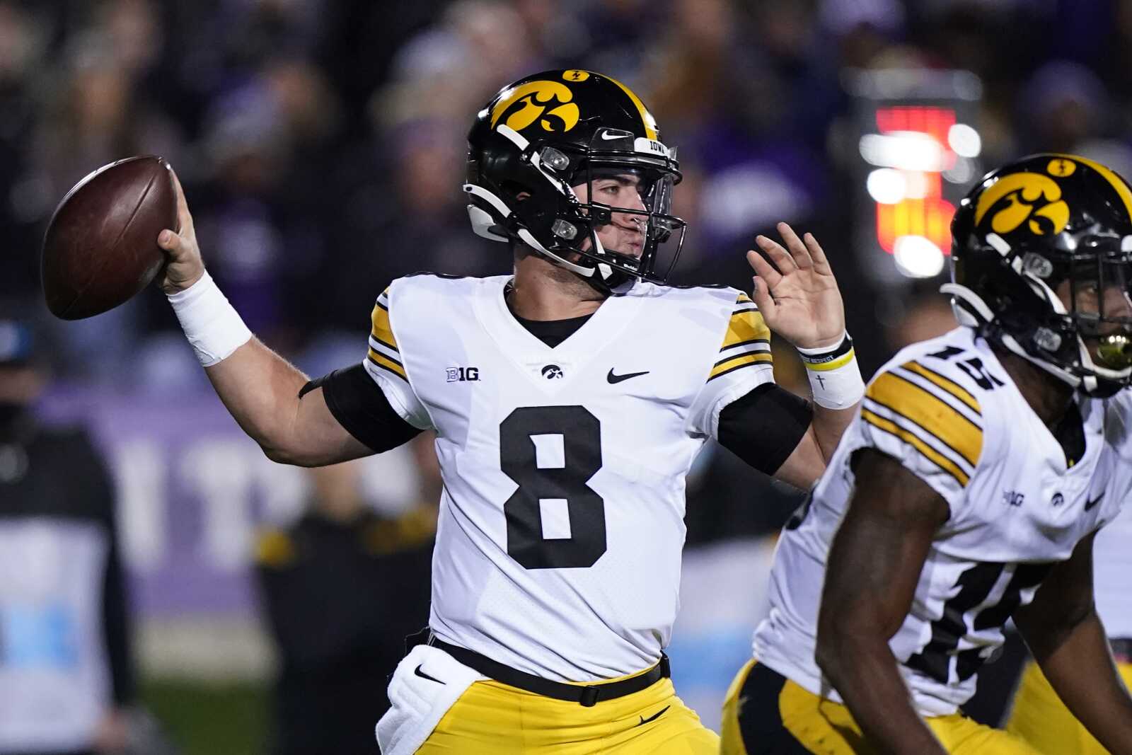 Iowa Hawkeyes Football Wallpapers (33 images) - WallpaperCat