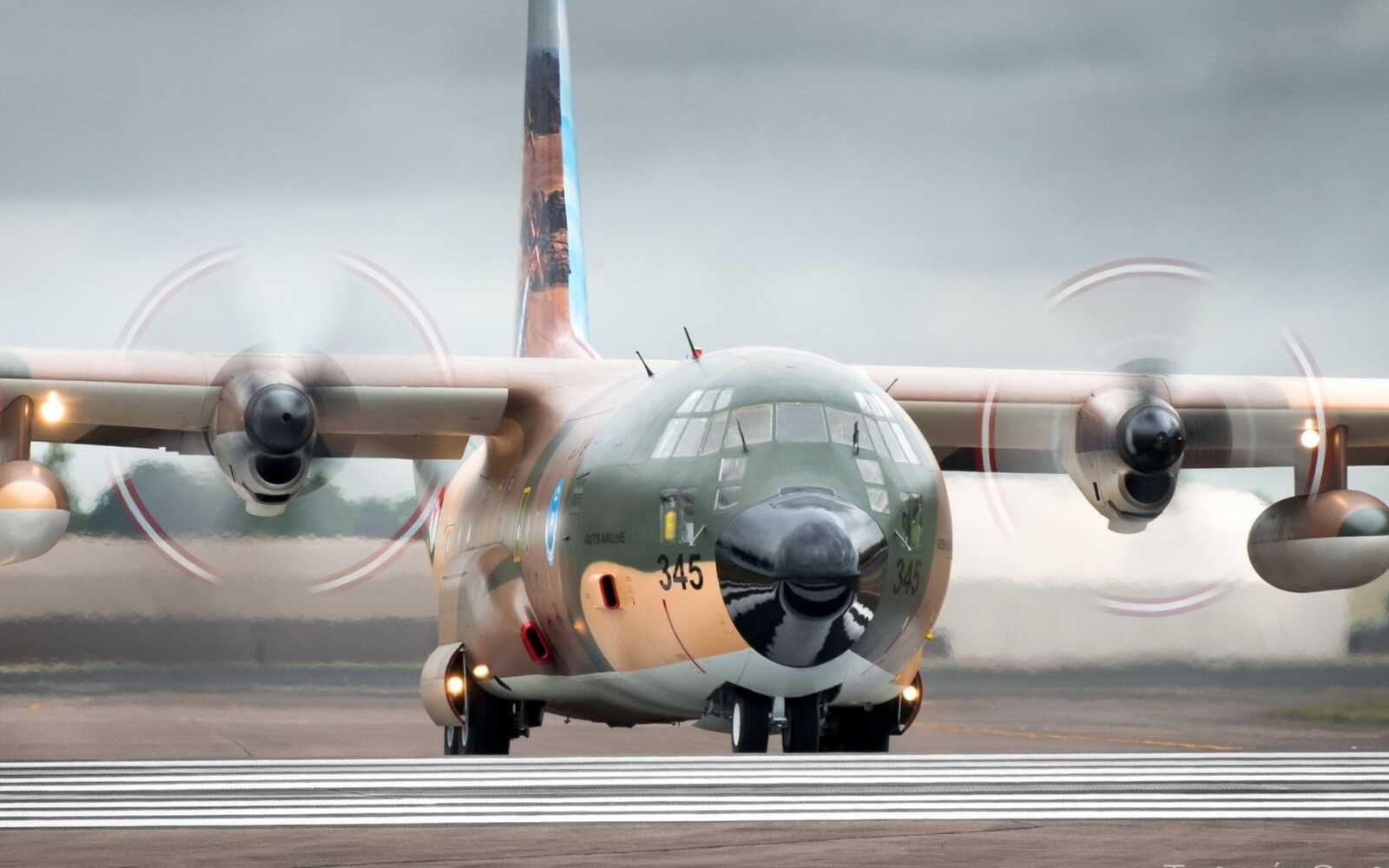 Lockheed C-130 Hercules Wallpapers (45 images) - WallpaperCat