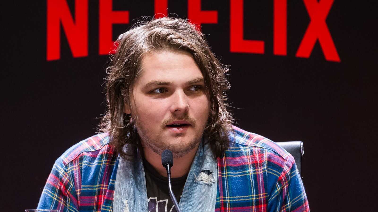 Gerard Way Wallpapers (44 images) - WallpaperCat