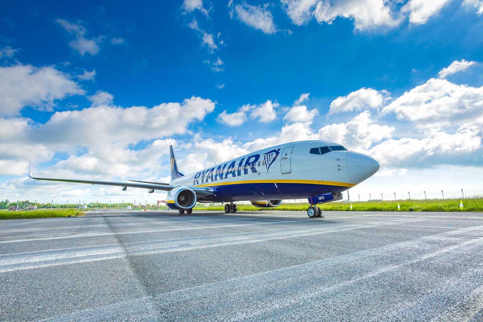 Ryanair Wallpapers (37 images) - WallpaperCat