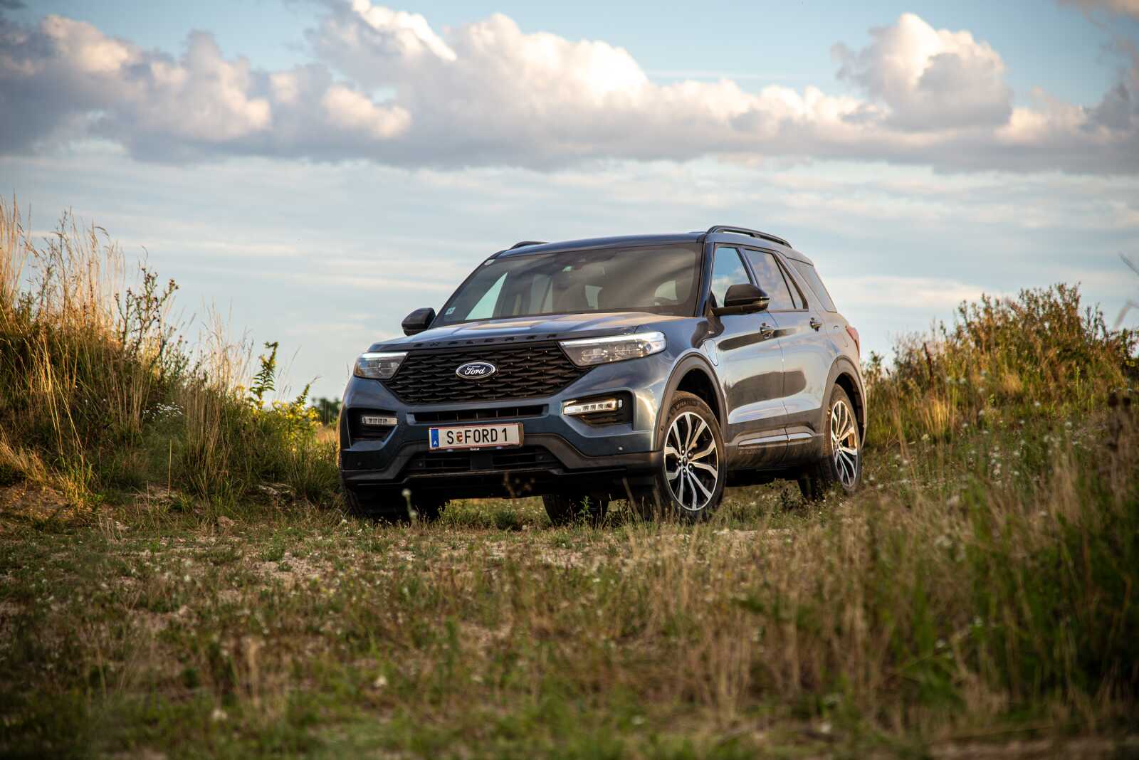 Ford Explorer Wallpapers (70 images) - WallpaperCat