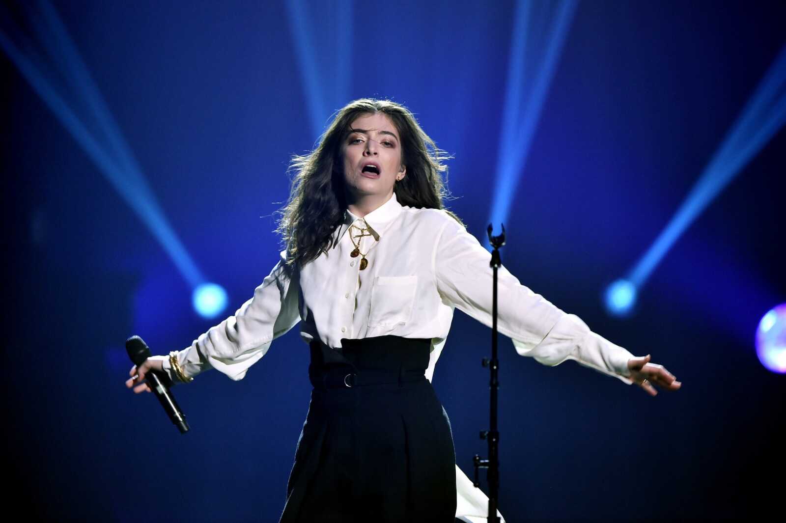 Lorde Wallpapers (43 images) - WallpaperCat