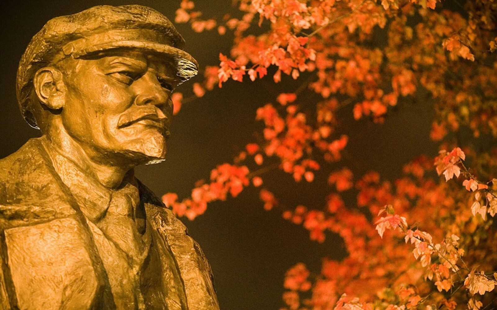 Lenin Wallpapers (24 images) - WallpaperCat