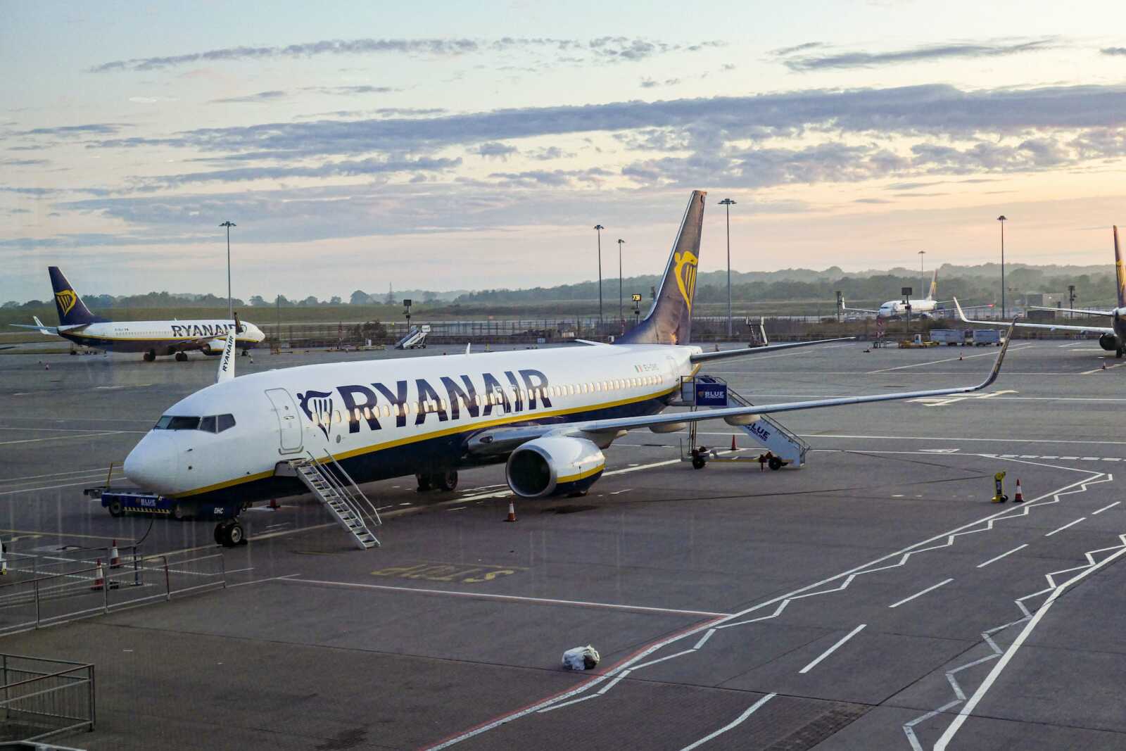 Ryanair Wallpapers (37 images) - WallpaperCat