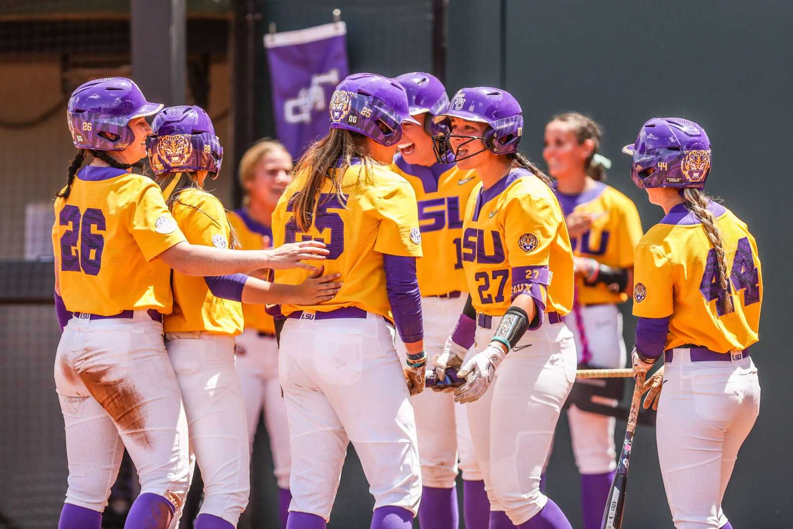 Softball Wallpapers (47 images) - WallpaperCat