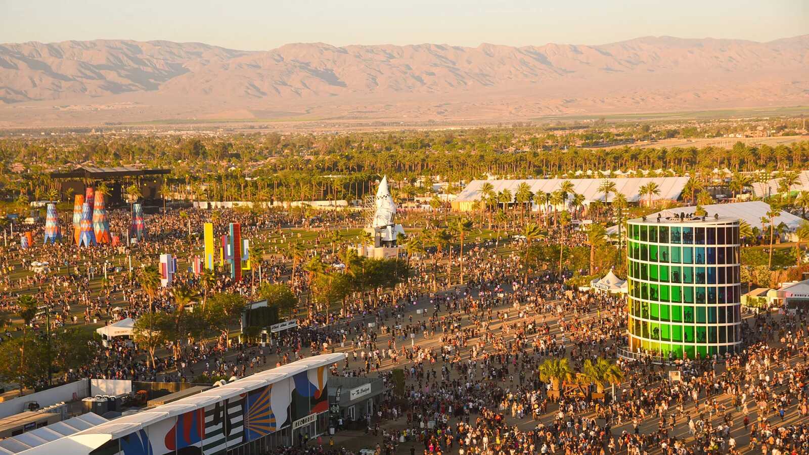 Coachella Wallpapers (32 images) - WallpaperCat