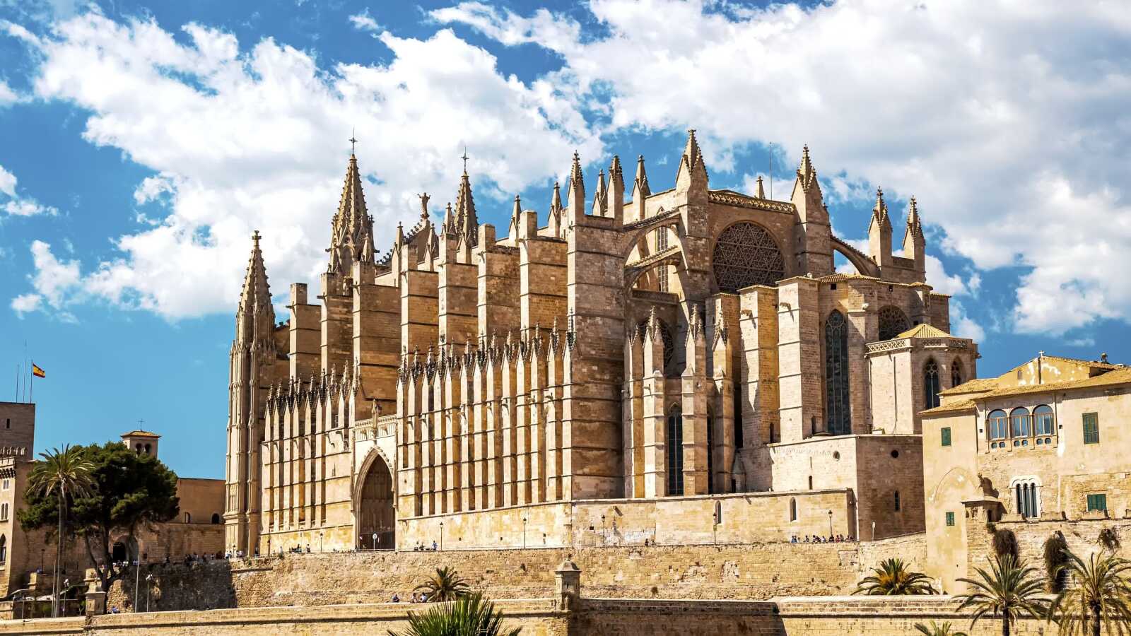 Cathedral Wallpapers (49 images) - WallpaperCat