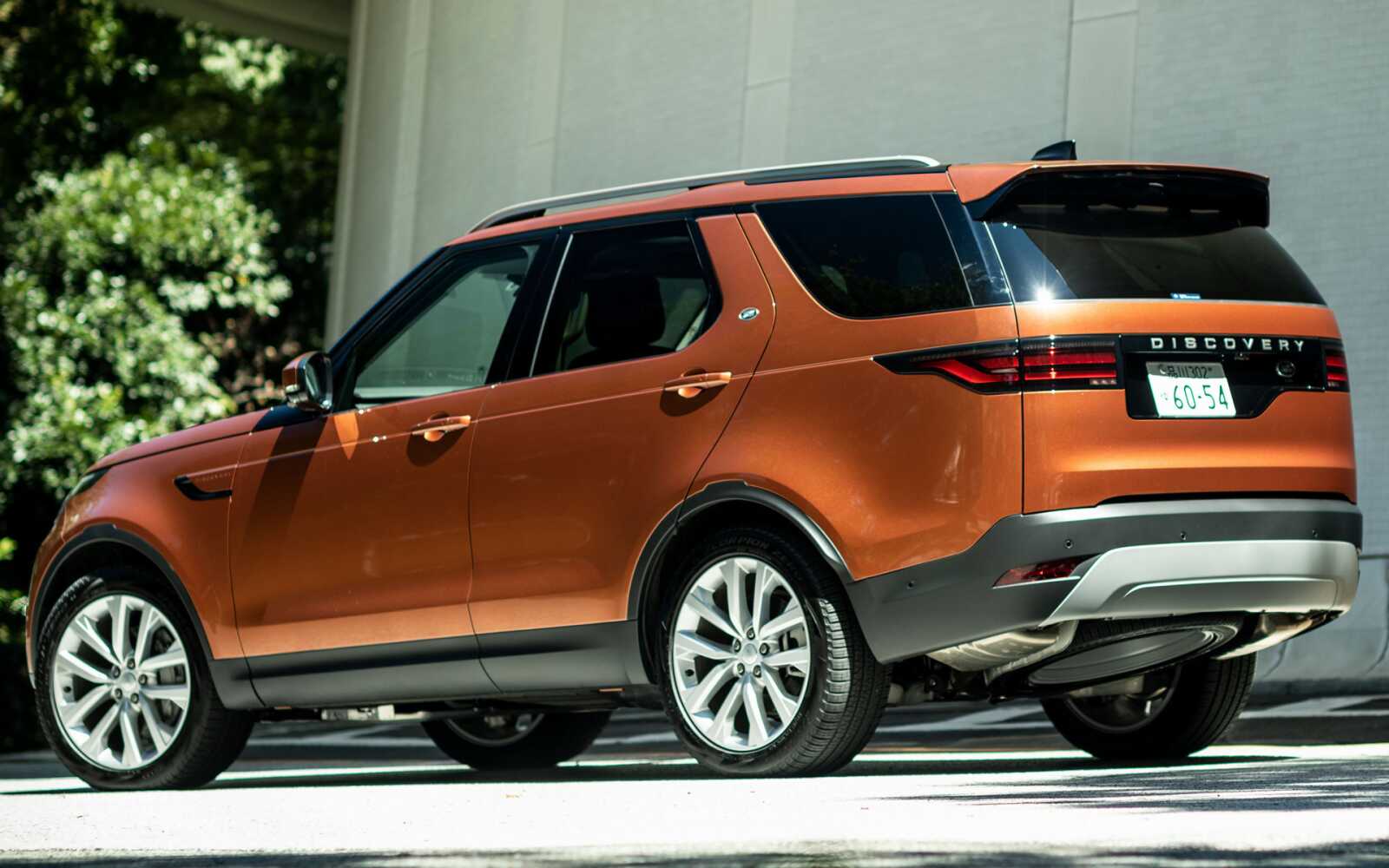 Land Rover Discovery Wallpapers (58 images) - WallpaperCat