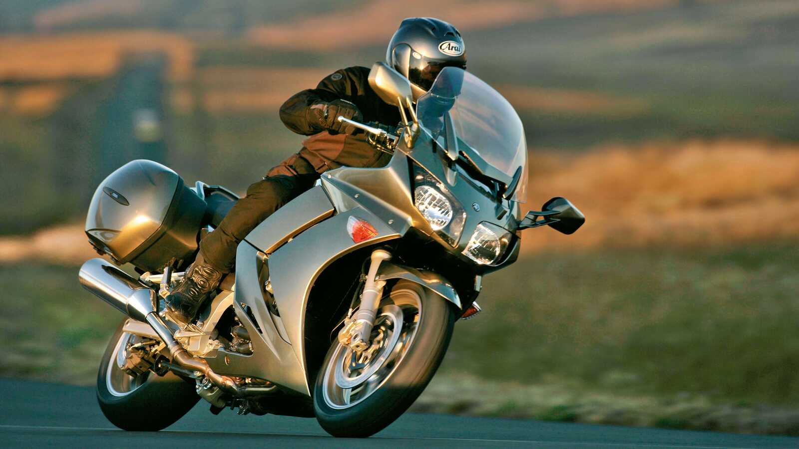 Yamaha FJR1300 Wallpapers (36 images) - WallpaperCat