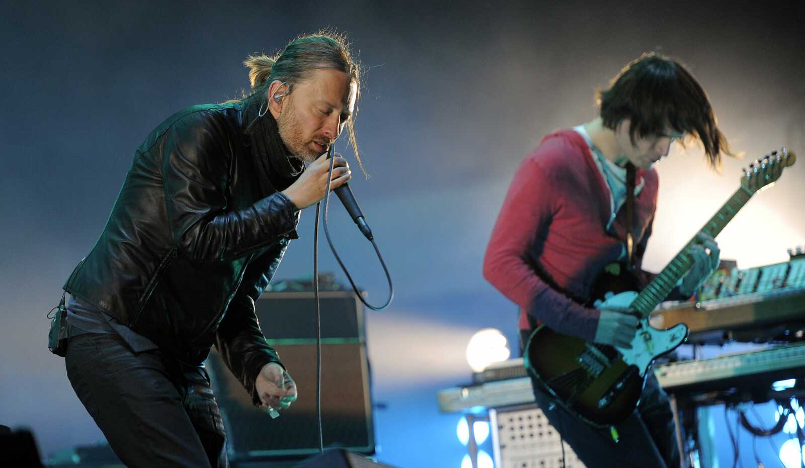 Radiohead Wallpapers (21 images) - WallpaperCat