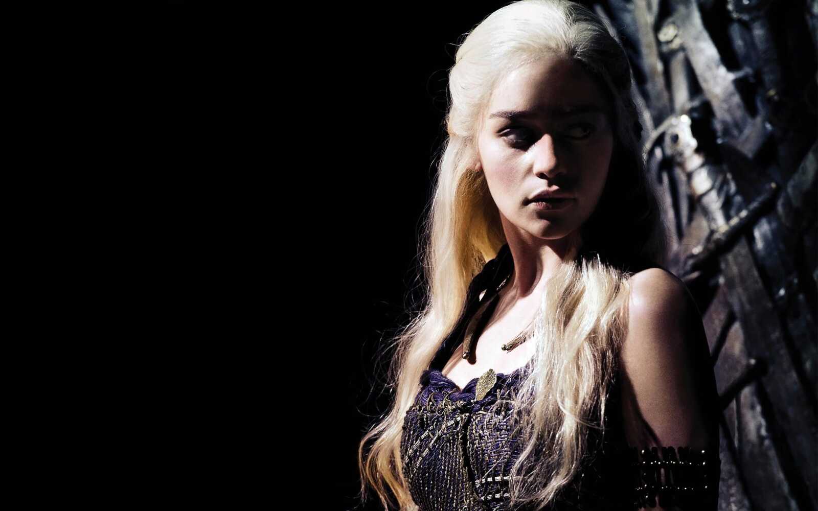 Daenerys Wallpapers (41 images) - WallpaperCat