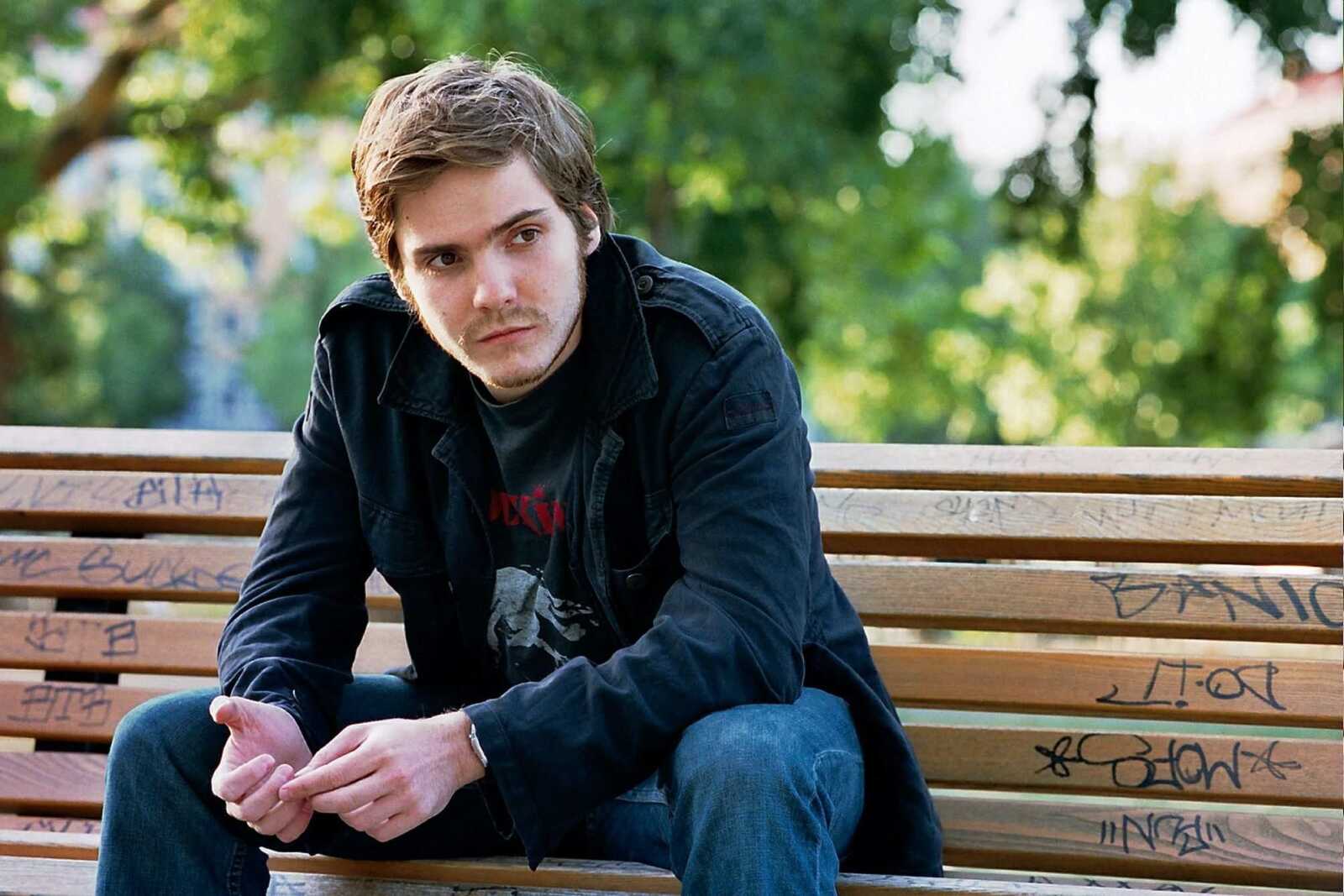 Daniel Bruhl Wallpapers (21 images) - WallpaperCat