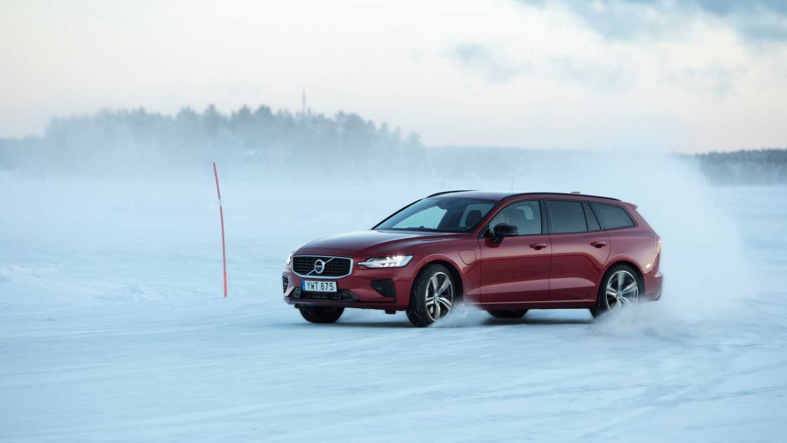 Volvo V60 Wallpapers (44 images) - WallpaperCat
