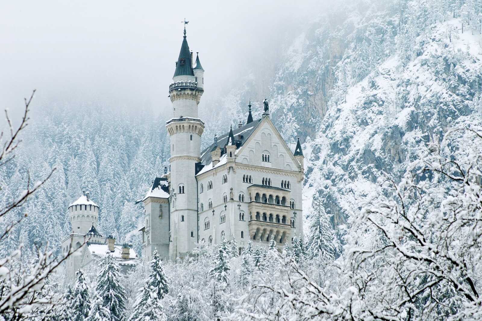 Castle Wallpapers (45 images) - WallpaperCat