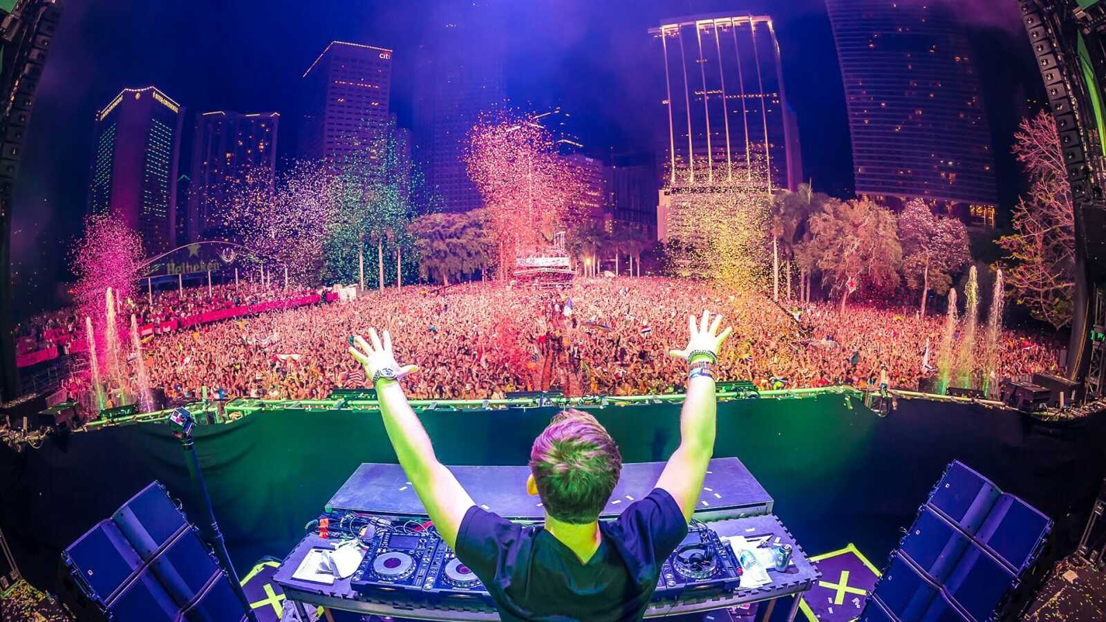Festival Wallpapers (39 images) - WallpaperCat
