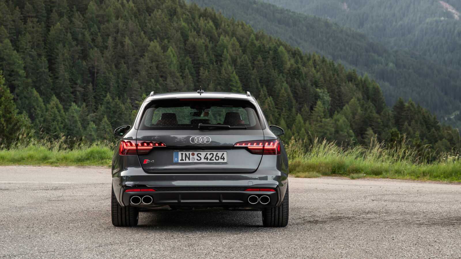 Audi S4 Wallpapers (39 images) - WallpaperCat