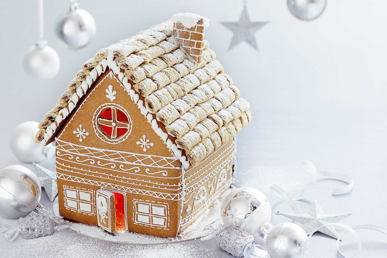 Gingerbread House Wallpapers (53 images) - WallpaperCat