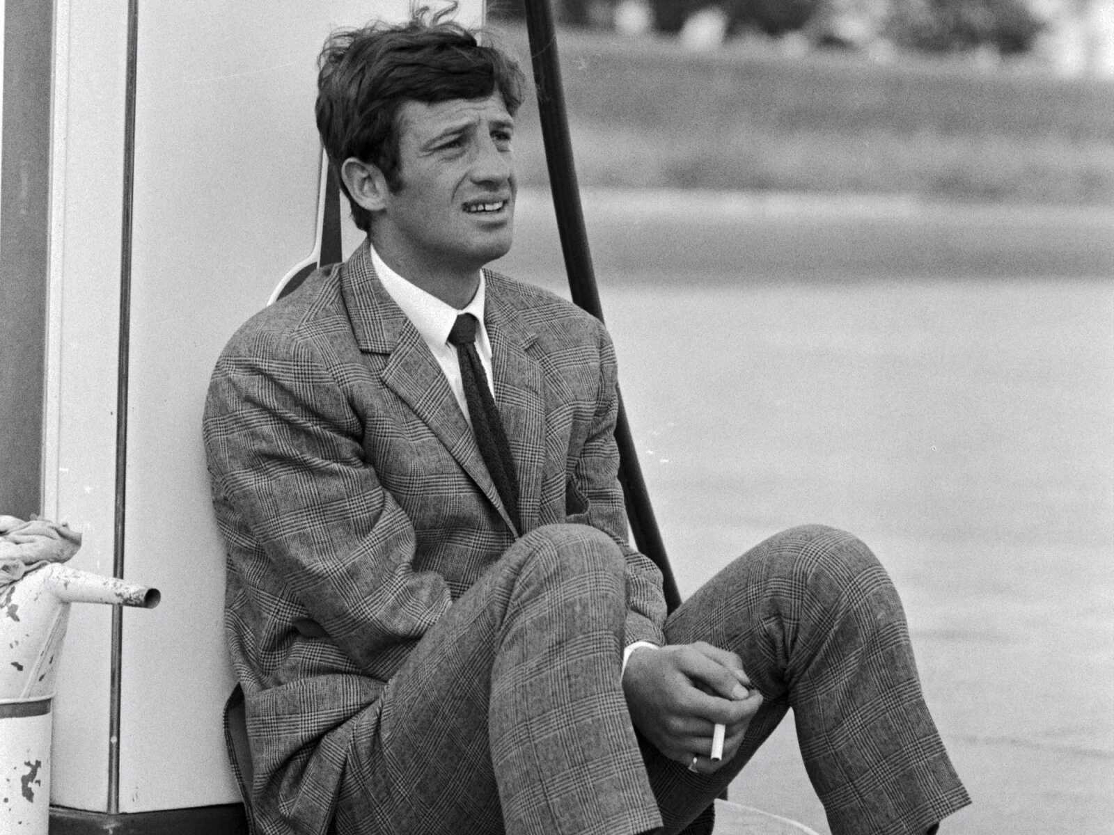 Jean-Paul Belmondo Wallpapers (39 images) - WallpaperCat