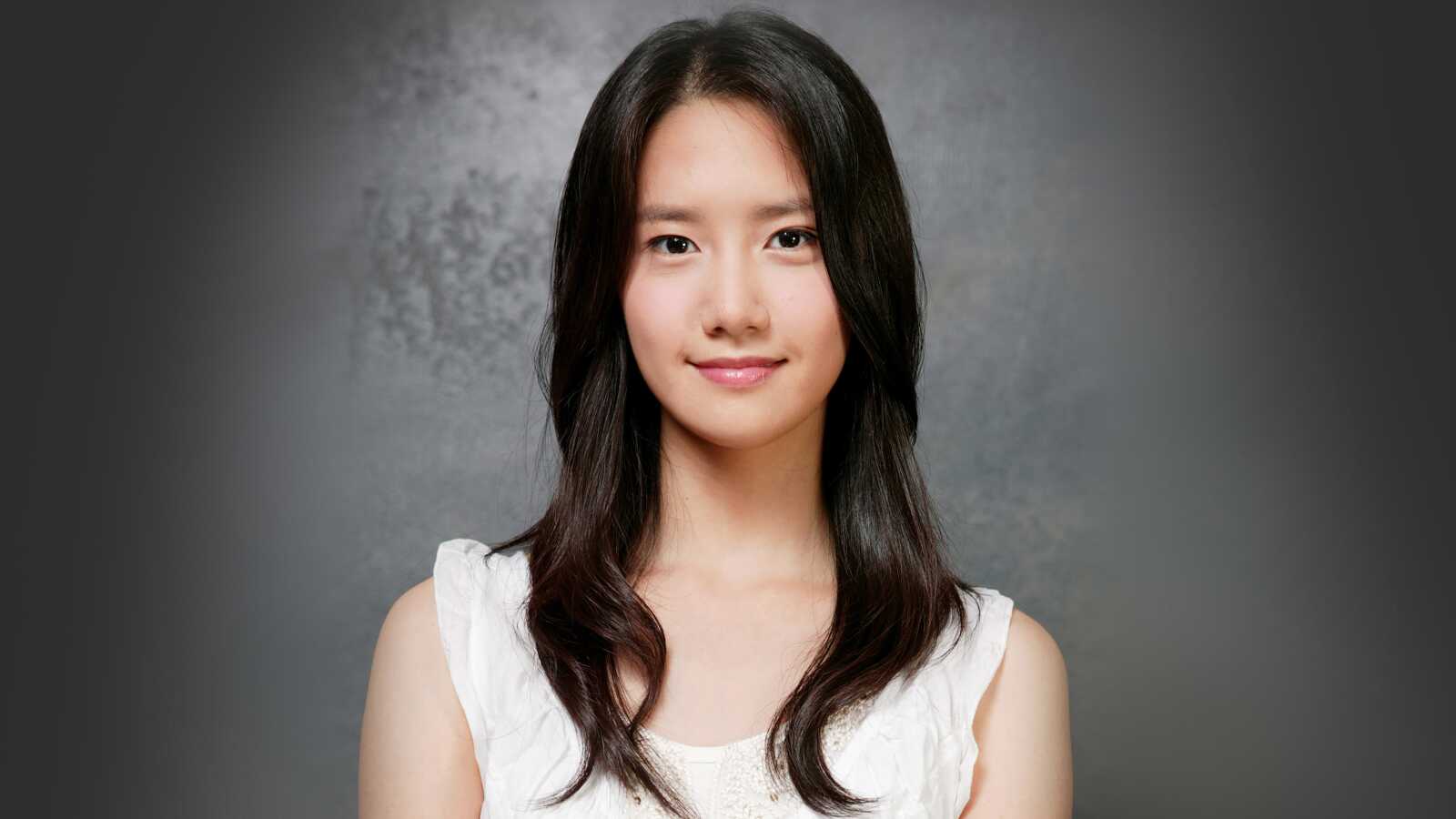 Im Yoon-ah Wallpapers (34 images) - WallpaperCat