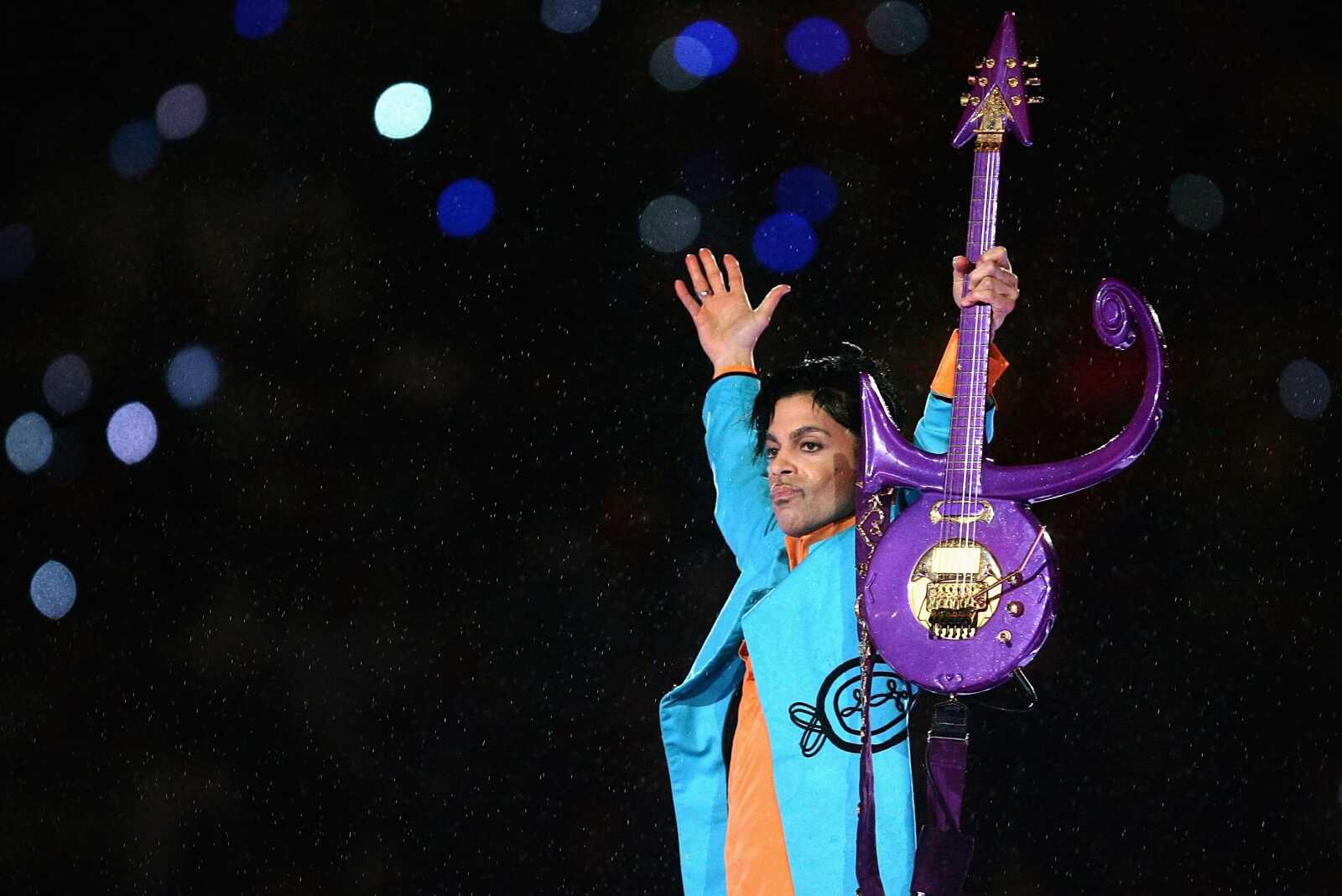 Prince (Singer) Wallpapers (29 images) - WallpaperCat
