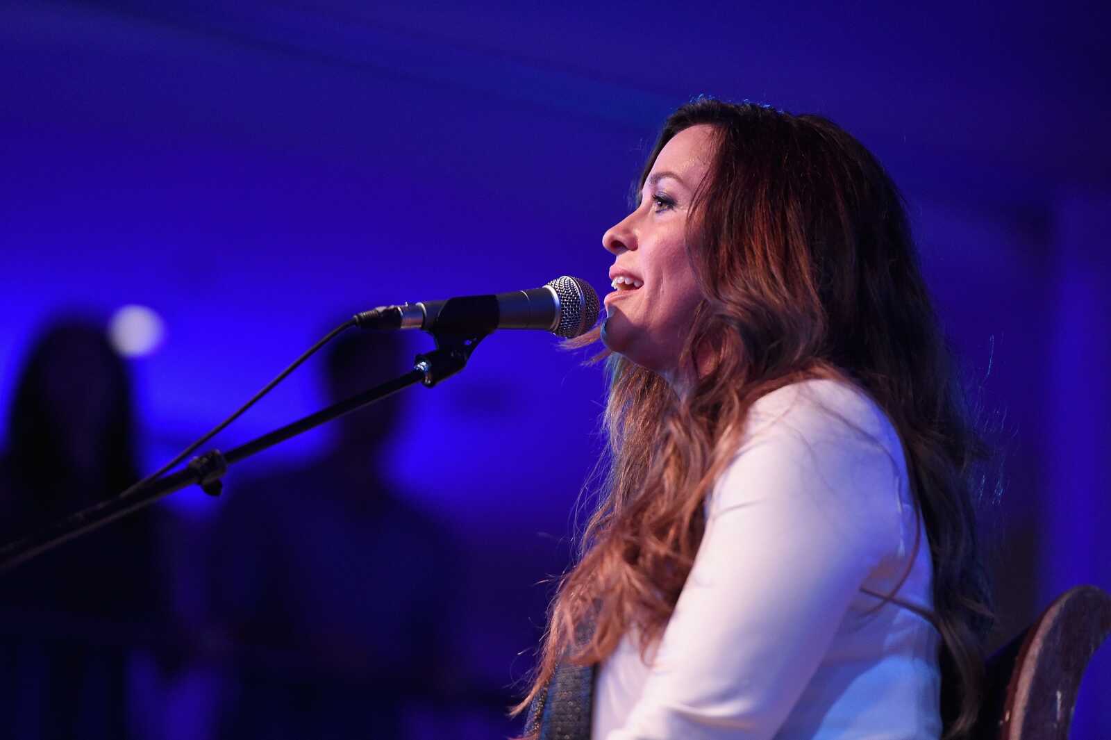 Alanis Morissette Wallpapers (13 images) - WallpaperCat