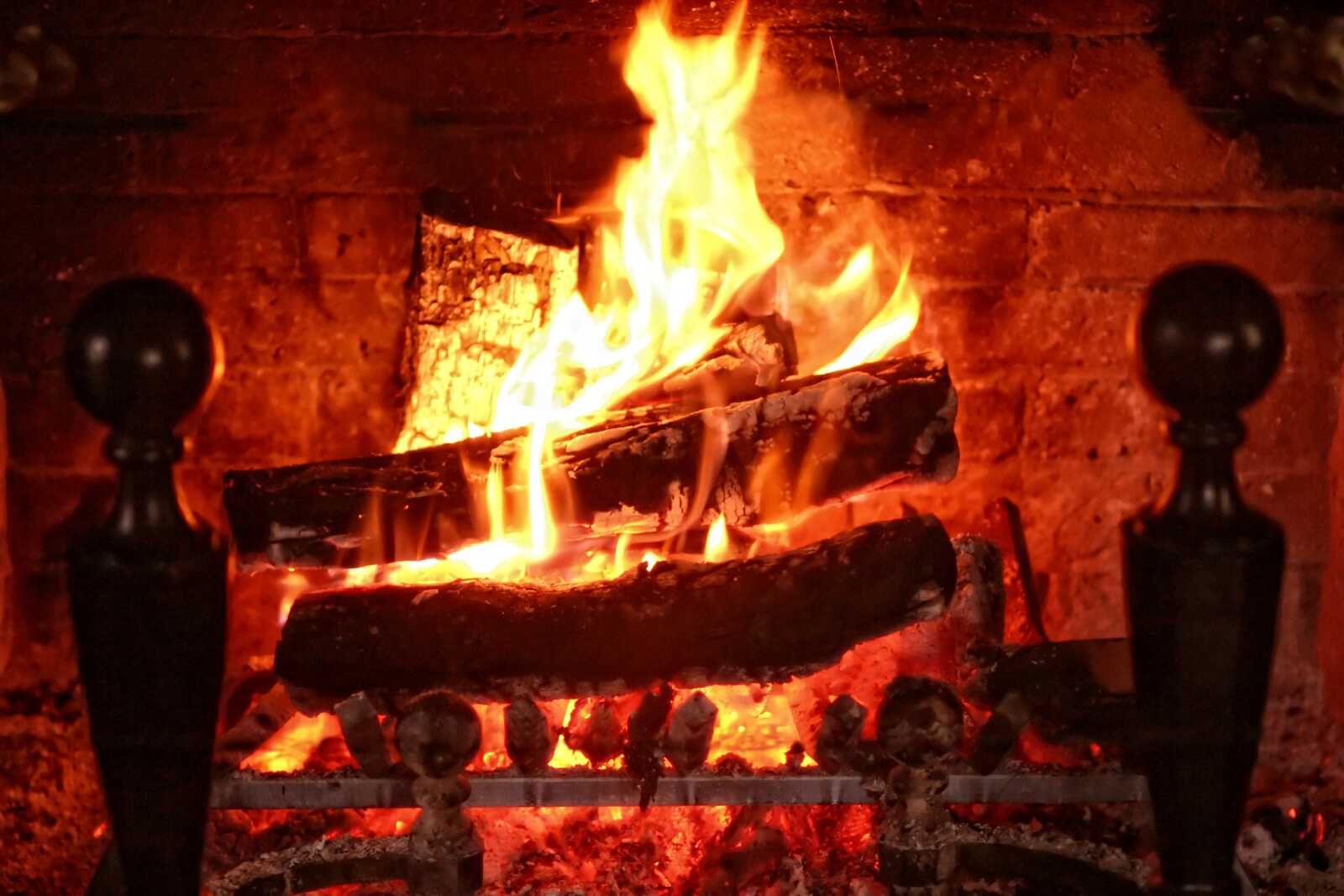 Fireplace Wallpapers (44 images) - WallpaperCat