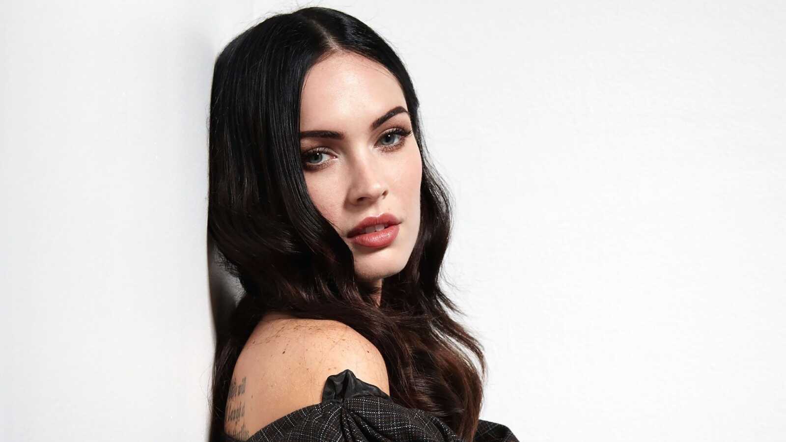 Megan Fox Wallpapers (54 images) - WallpaperCat
