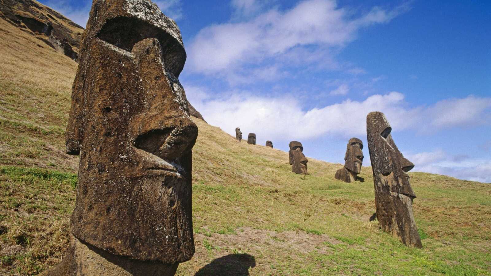 Moai Wallpapers (28 images) - WallpaperCat