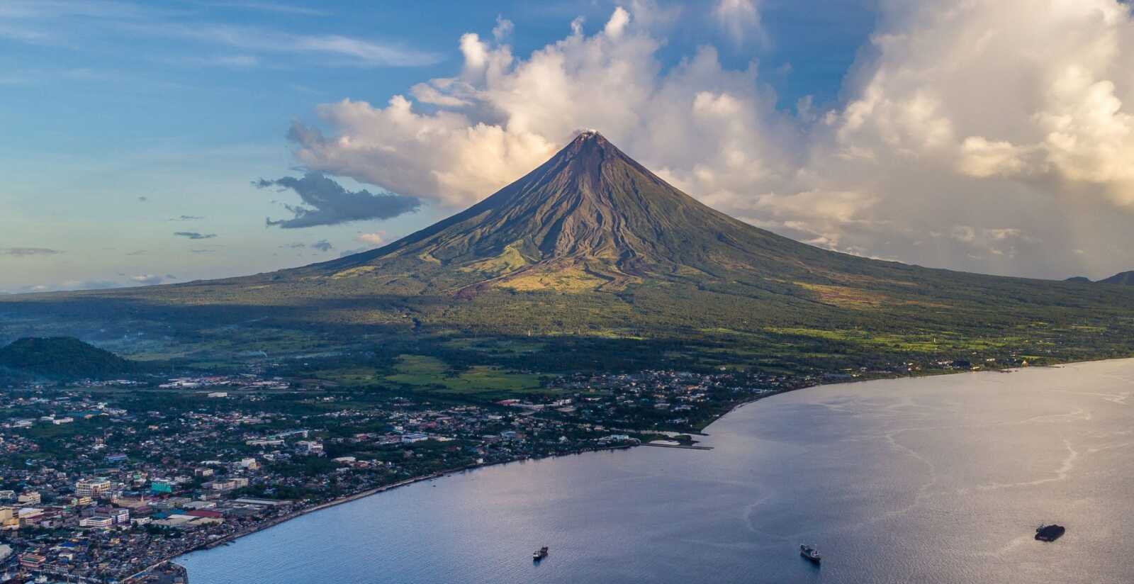Mayon Volcano Wallpapers (23 images) - WallpaperCat