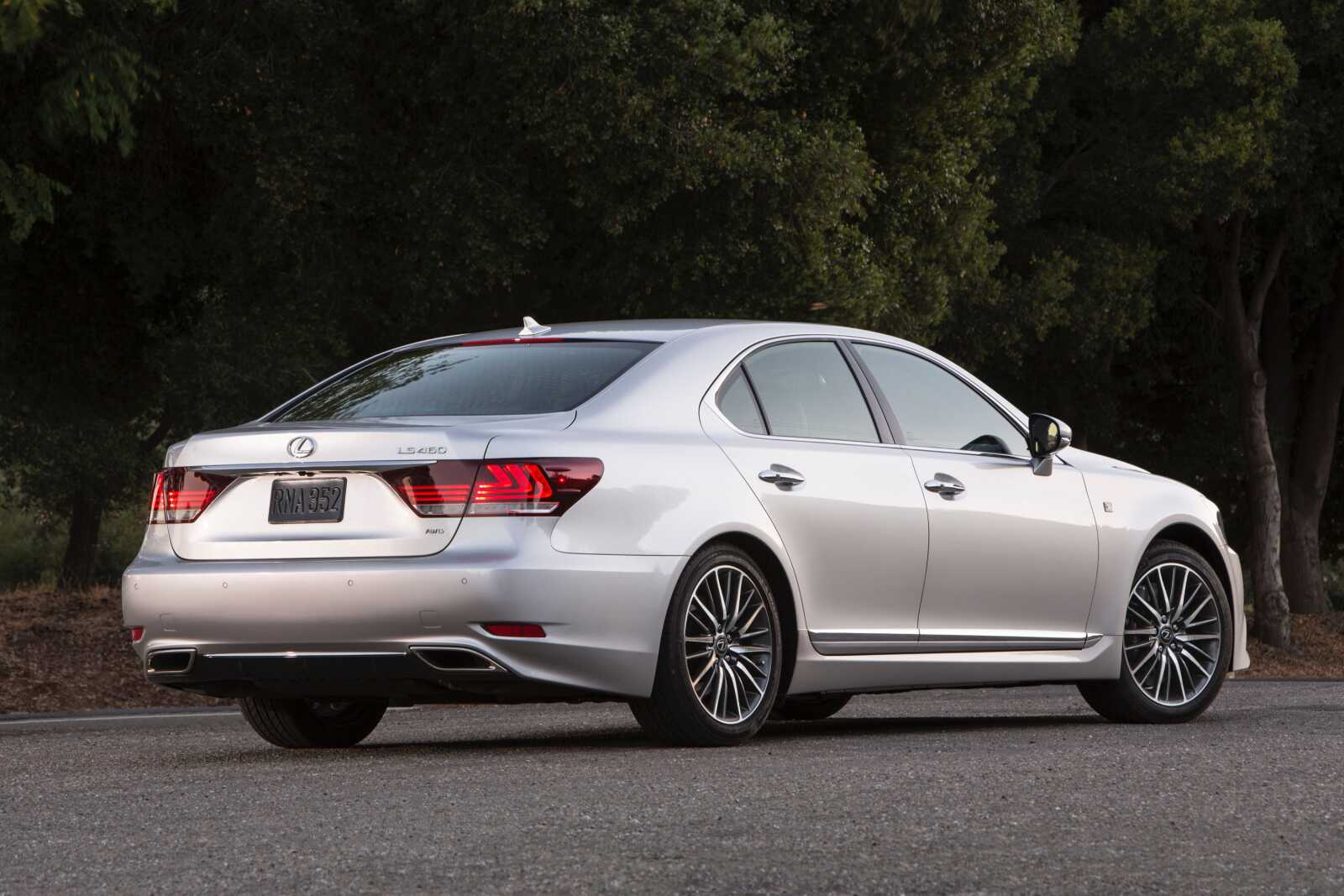 Lexus LS Wallpapers (79 images) - WallpaperCat