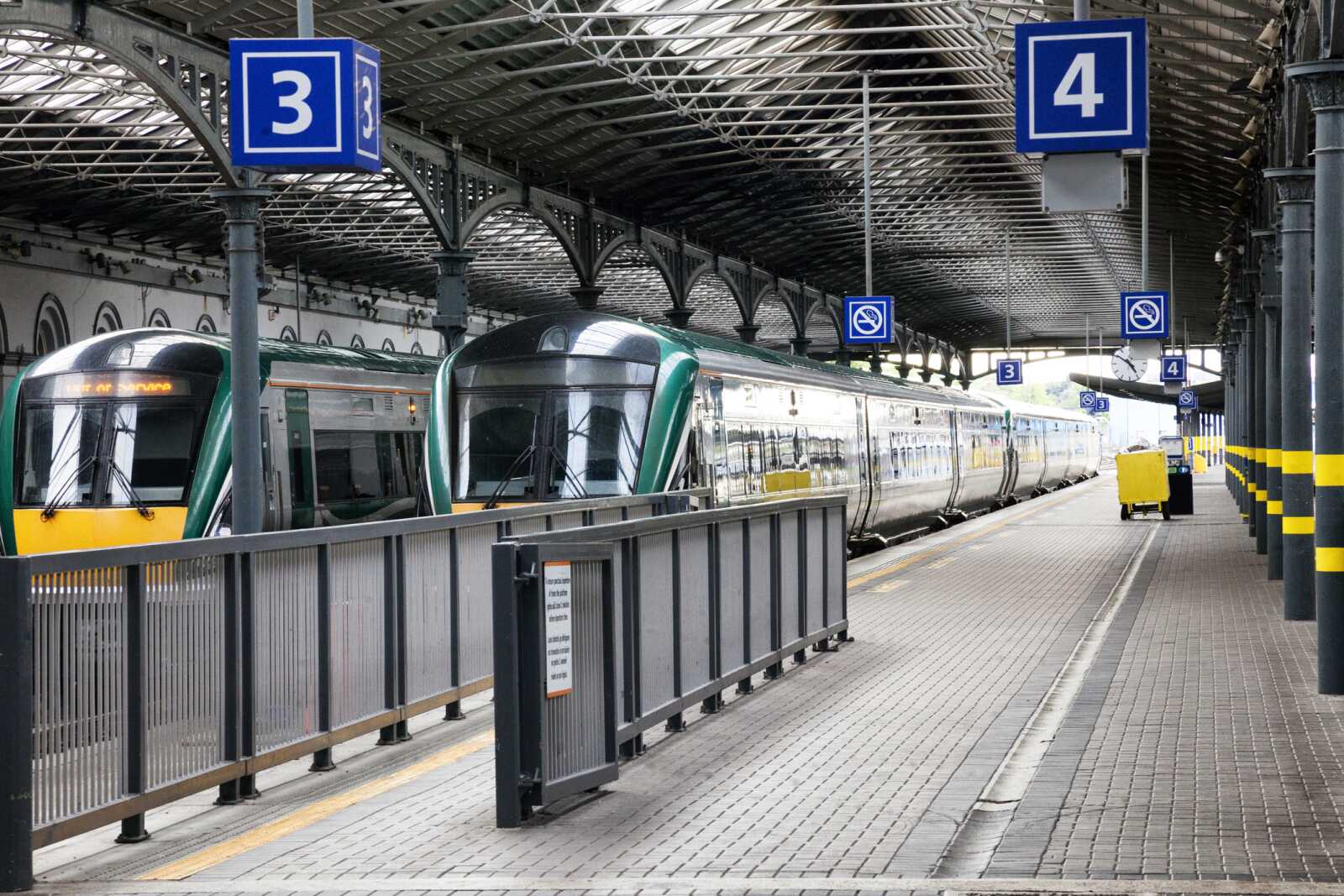 Public Transport Wallpapers (32 images) - WallpaperCat