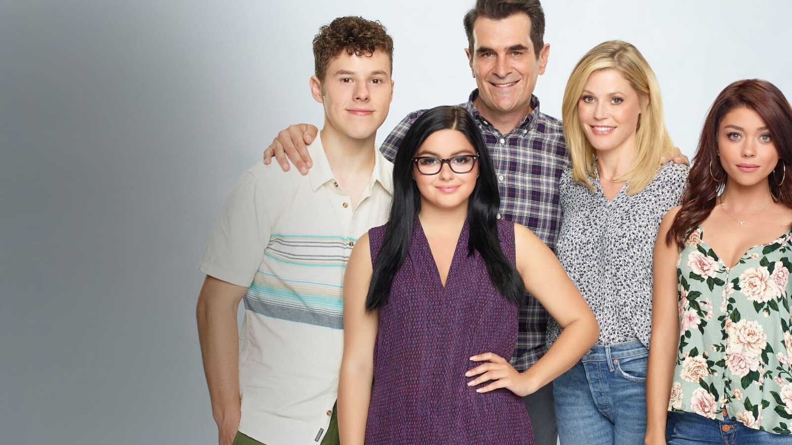 Modern Family (TV Series) Wallpapers (49 images) - WallpaperCat