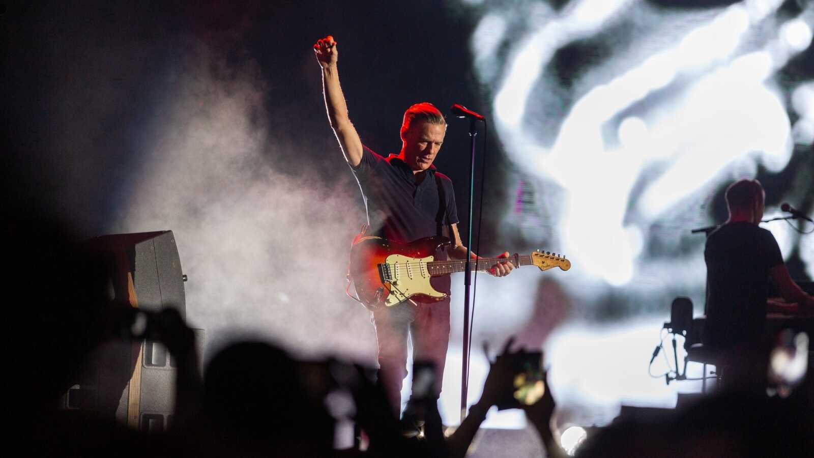 Bryan Adams Wallpapers (23 images) - WallpaperCat