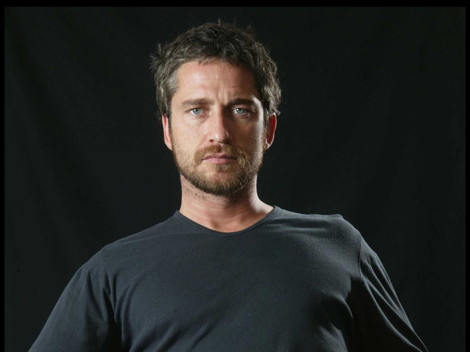Gerard Butler Wallpapers (30 images) - WallpaperCat
