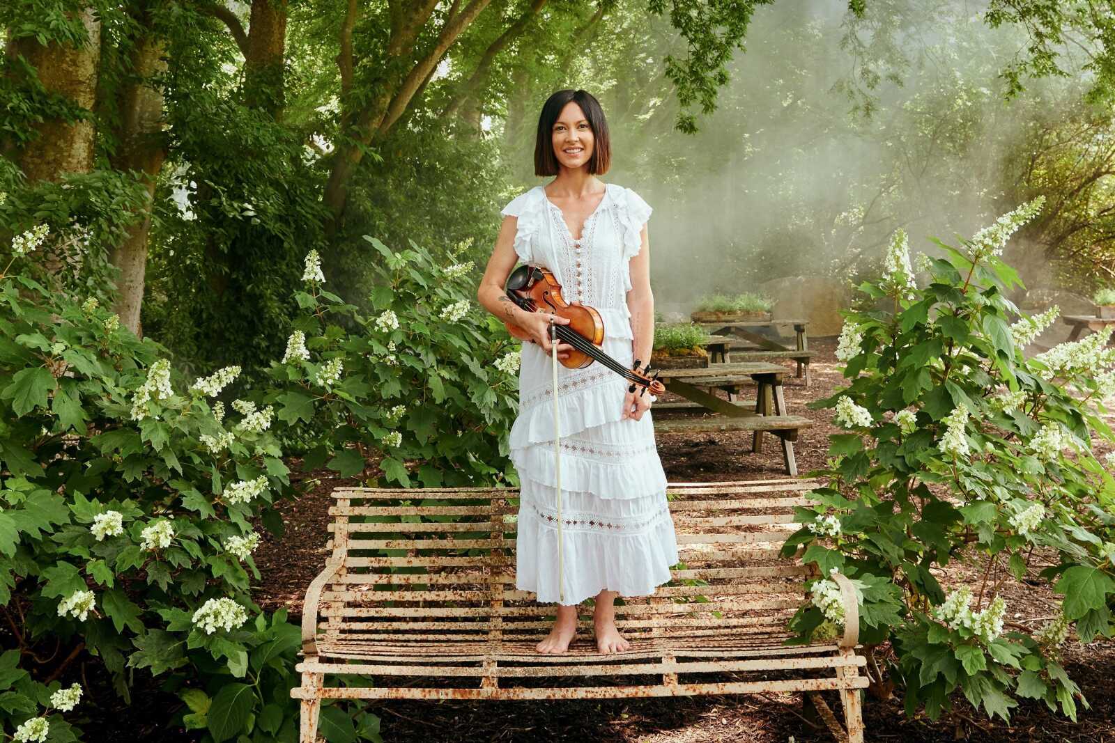 Amanda Shires Wallpapers (21 images) - WallpaperCat