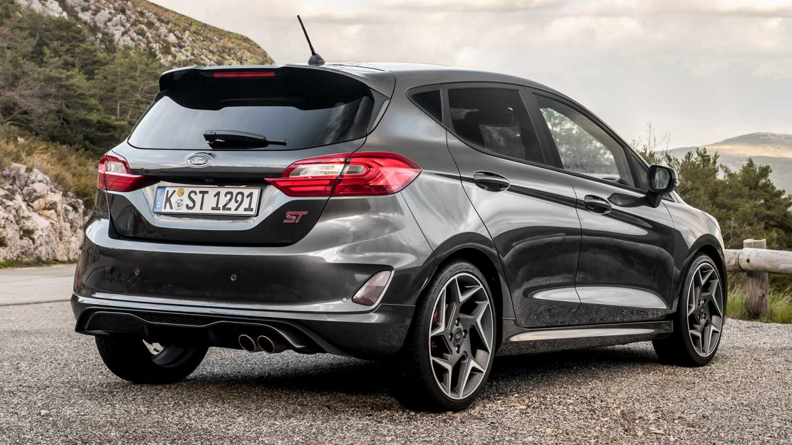 Ford Fiesta Wallpapers (33 images) - WallpaperCat