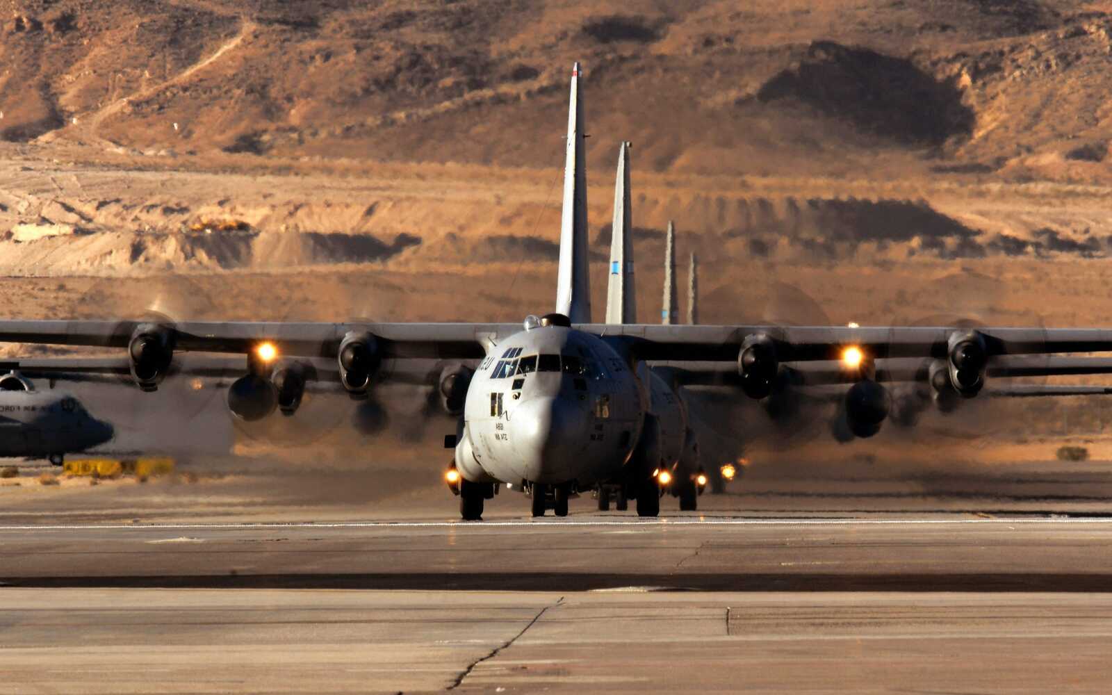 Lockheed C-130 Hercules Wallpapers (45 images) - WallpaperCat