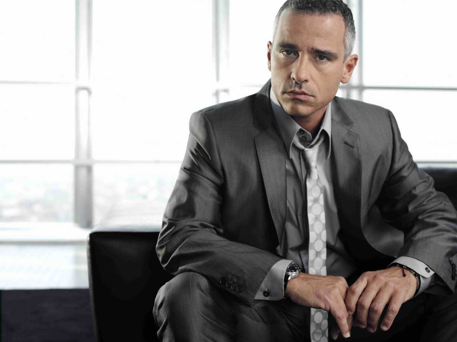Eros Ramazzotti Wallpapers (30 images) - WallpaperCat