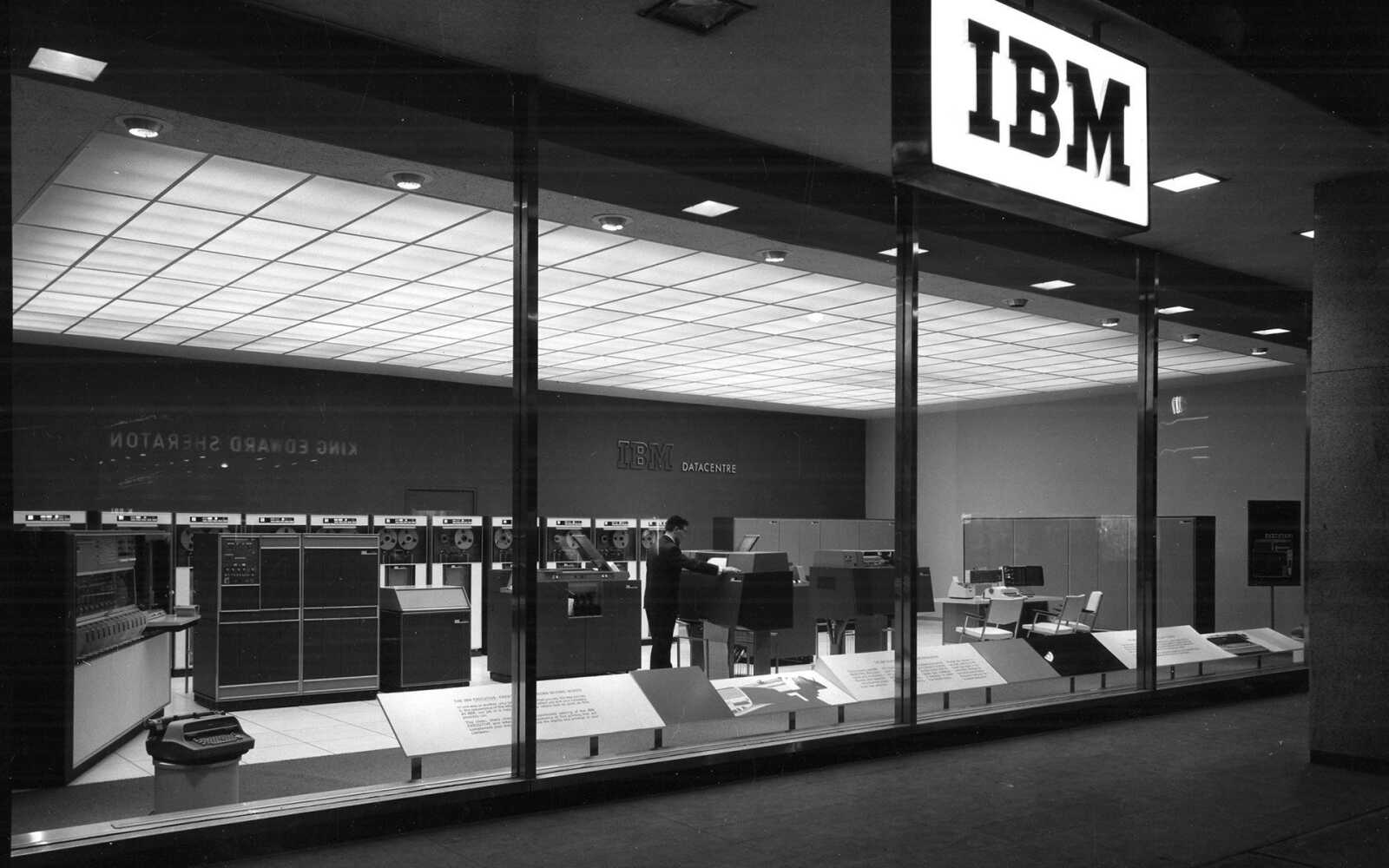 IBM Wallpapers (41 images) - WallpaperCat