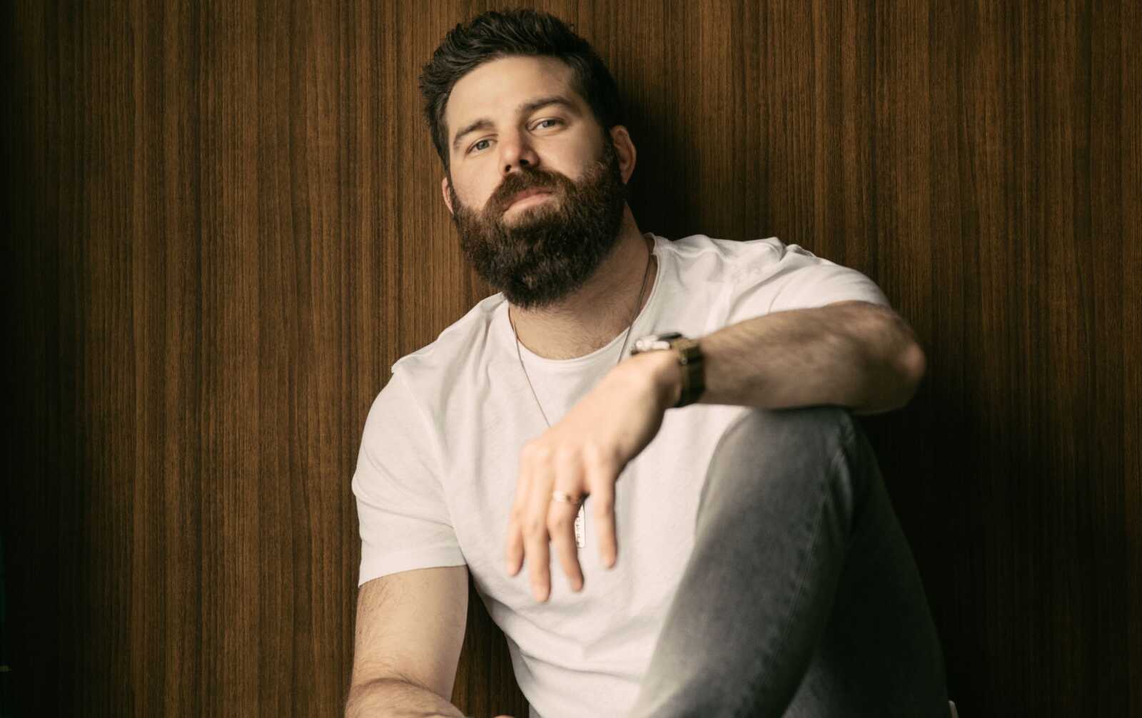 Jordan Davis (Singer) Wallpapers (16 images) - WallpaperCat