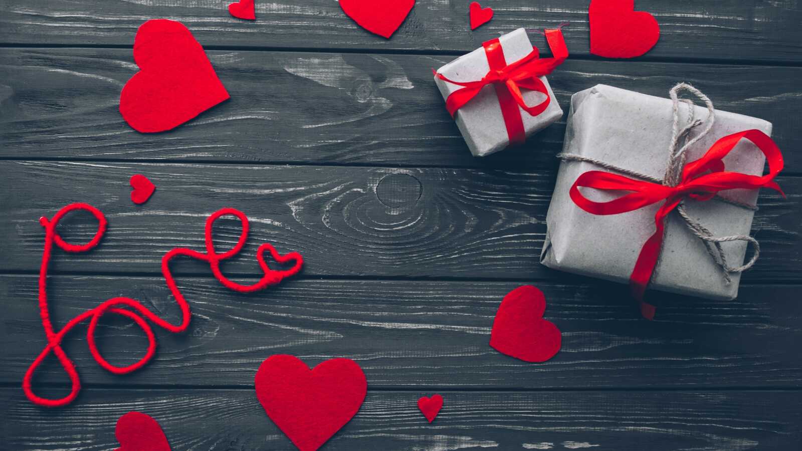 Gifts Wallpapers (47 images) - WallpaperCat