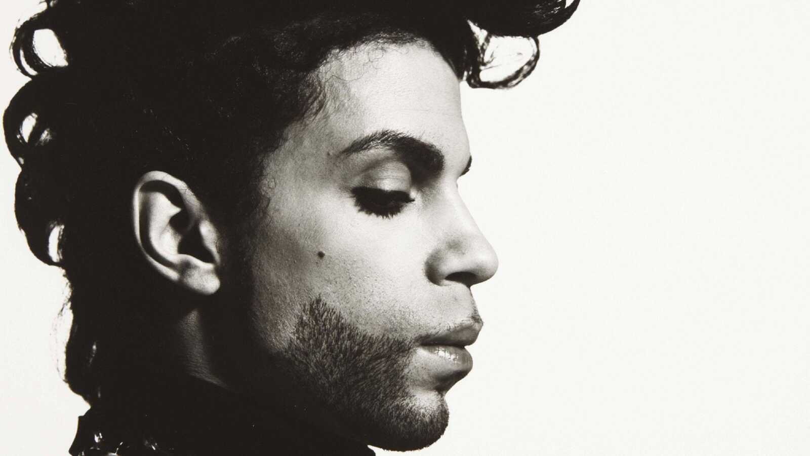 Prince (Singer) Wallpapers (29 images) - WallpaperCat