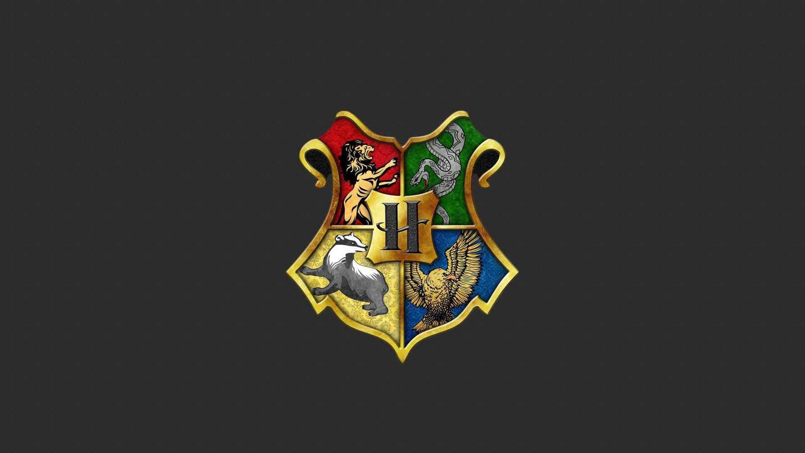 Hogwarts Crest Wallpapers (23 images) - WallpaperCat