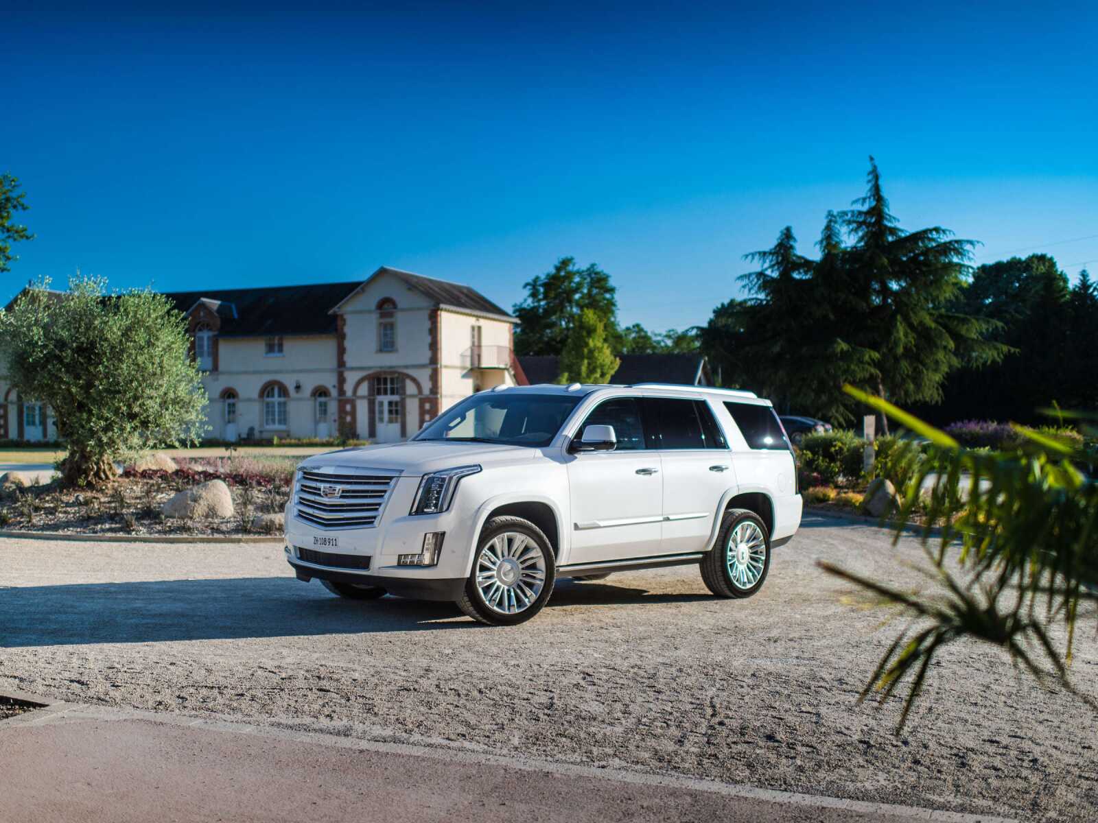 Cadillac Escalade Wallpapers (62 images) - WallpaperCat