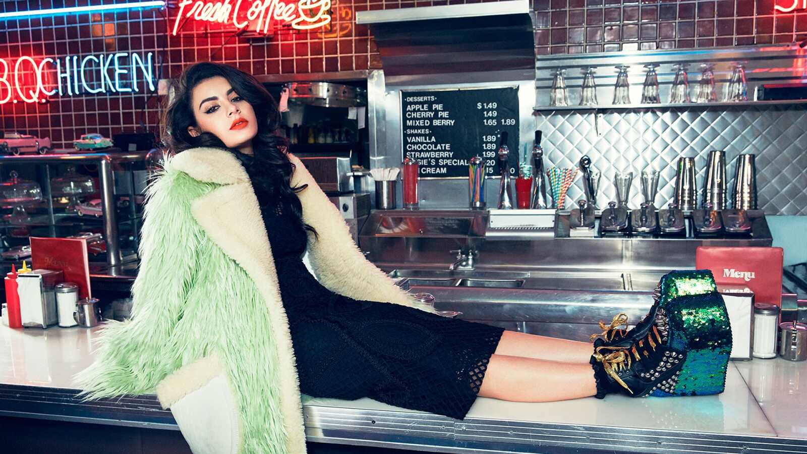 Charli XCX Wallpapers (47 images) - WallpaperCat