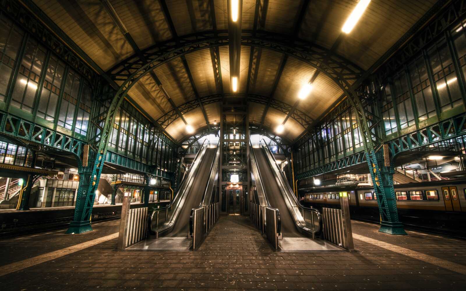 Subway Wallpapers (32 images) - WallpaperCat